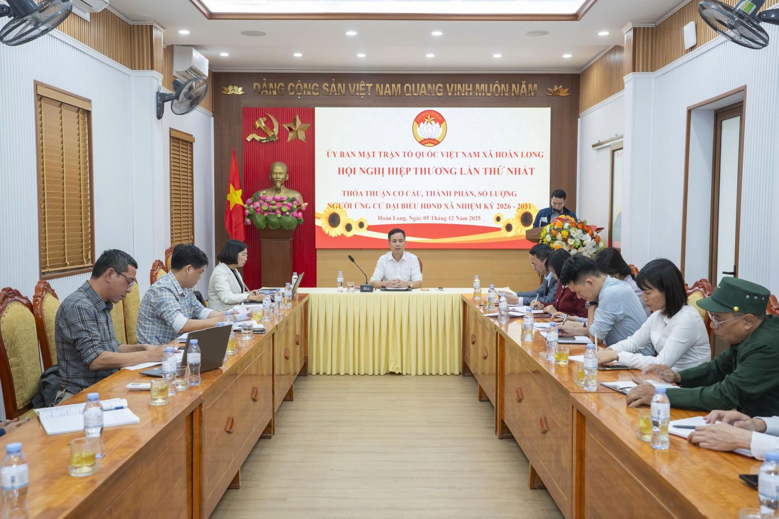 Công an xã Hoàn Long tăng cường tuyên truyền bầu cử đại biểu Hội đồng ...